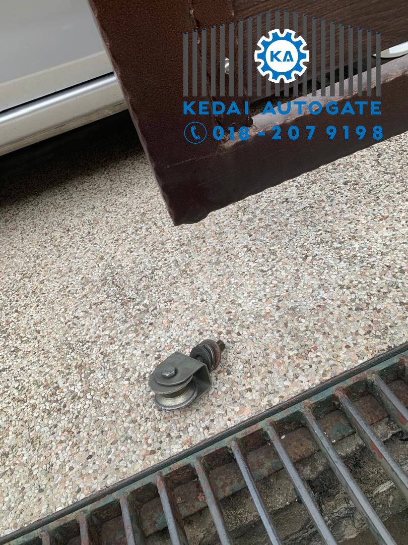 Autogate Subang Jaya – Auto Gate Roller Damaged - KA Autogate Services